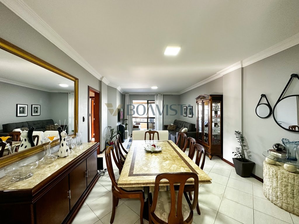 Apartamento com 03 dormitórios de frente para a avenida principal de Bombas