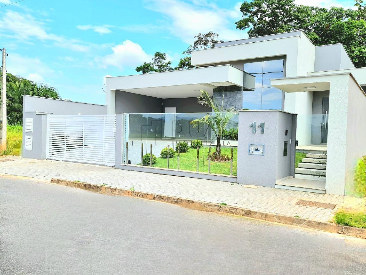 Casa à Venda na Barra do Rio Cerro | 3 Suítes, Piscina e Alto Padrão de ...