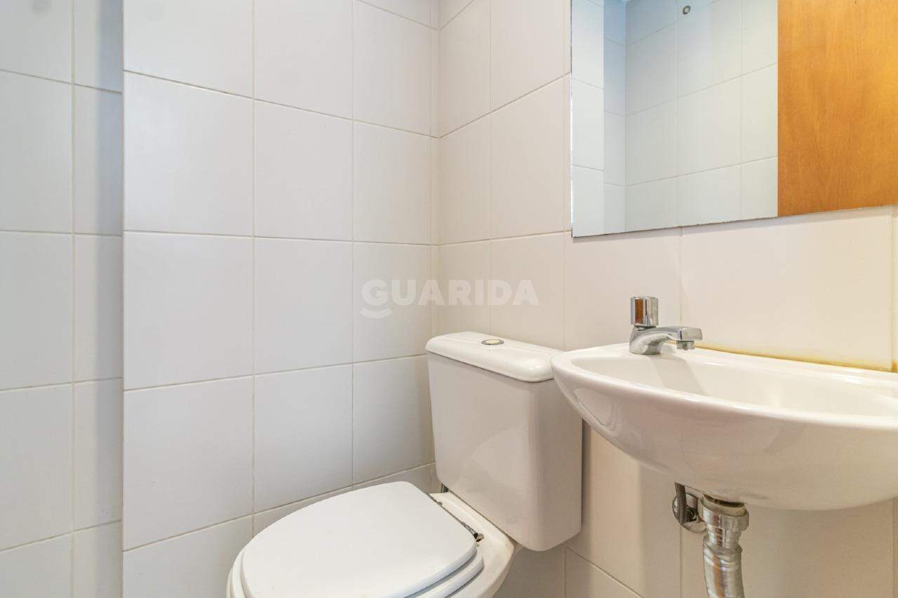 Apartamento com 3 dormitórios, sendo 1 suíte, no... COD - 4965