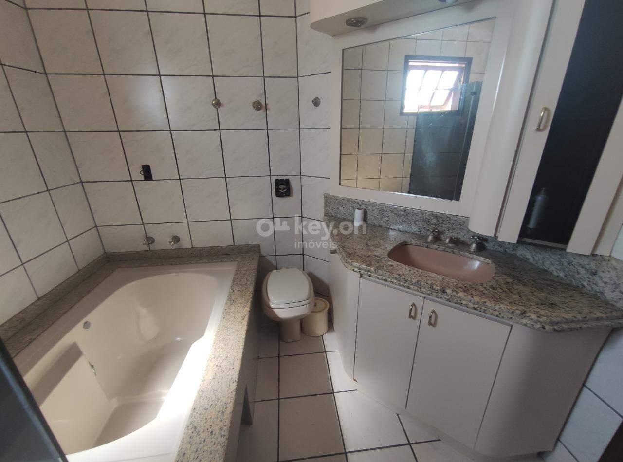 Casa à venda, 4 quartos, 2 vagas, Oficinas - Tubarão/SC